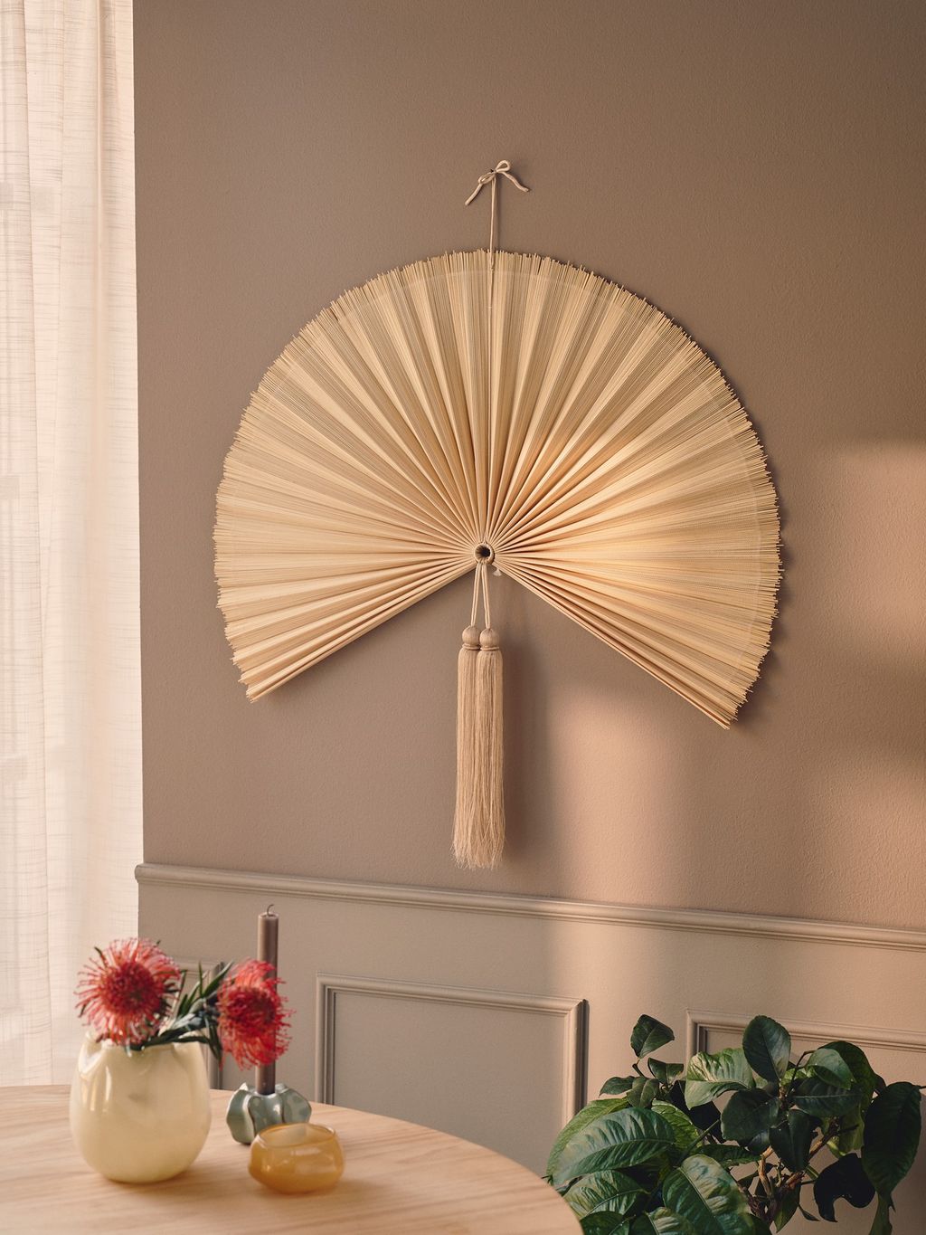 Decorative wall fan | Bamboo/acacia wood. 80 x 3.5 x 40 cm. | Nature