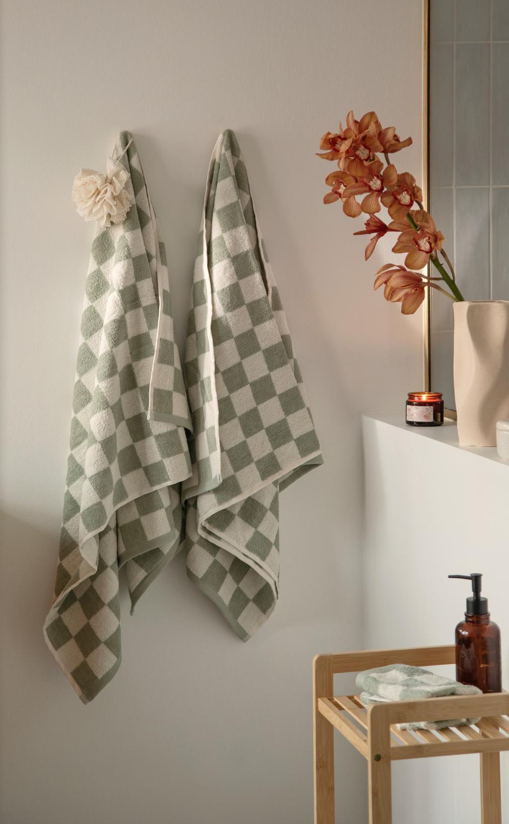 Textiles | Decorate with soft home textiles | Søstrene Grene