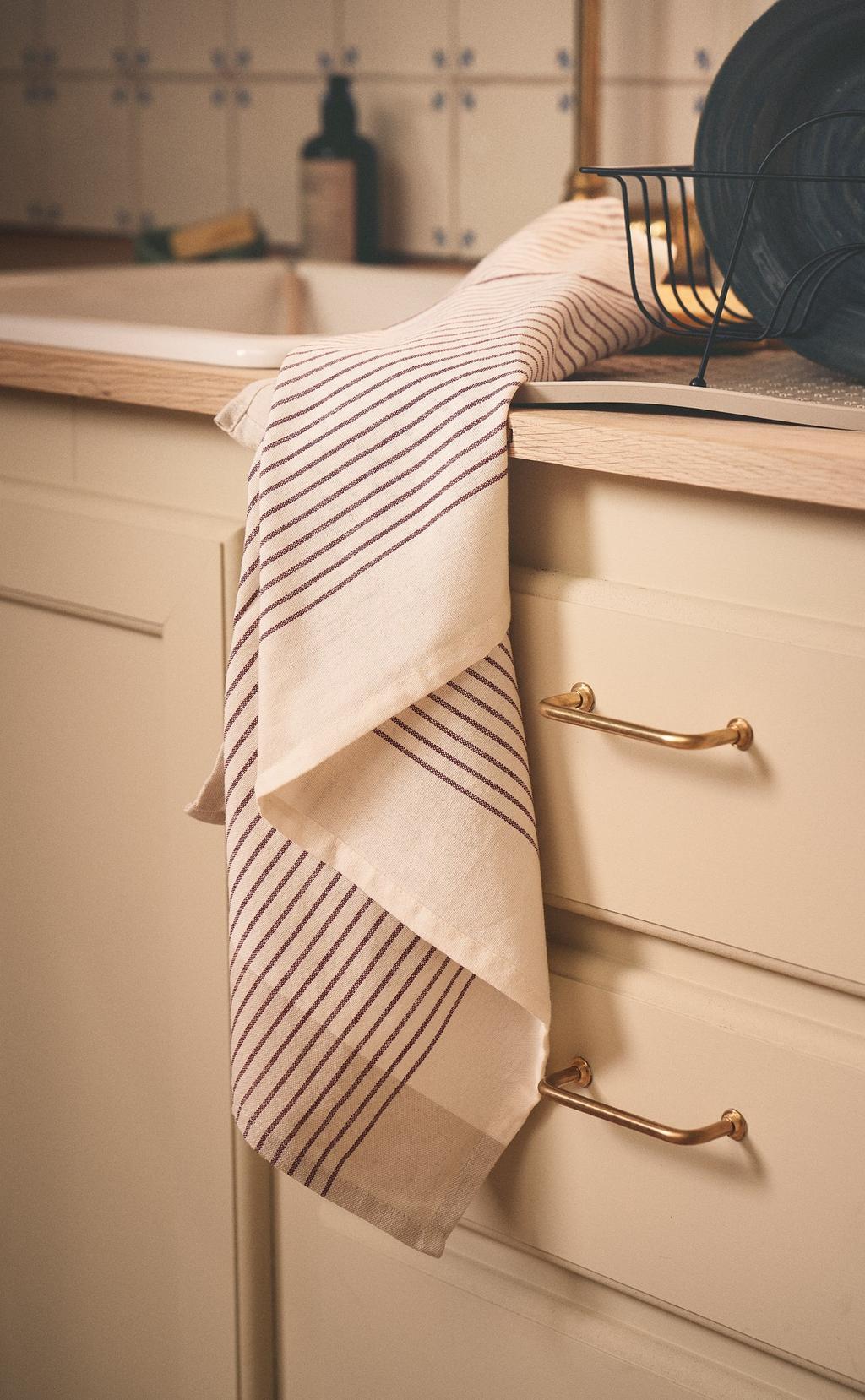 Textiles | Decorate with soft home textiles | Søstrene Grene